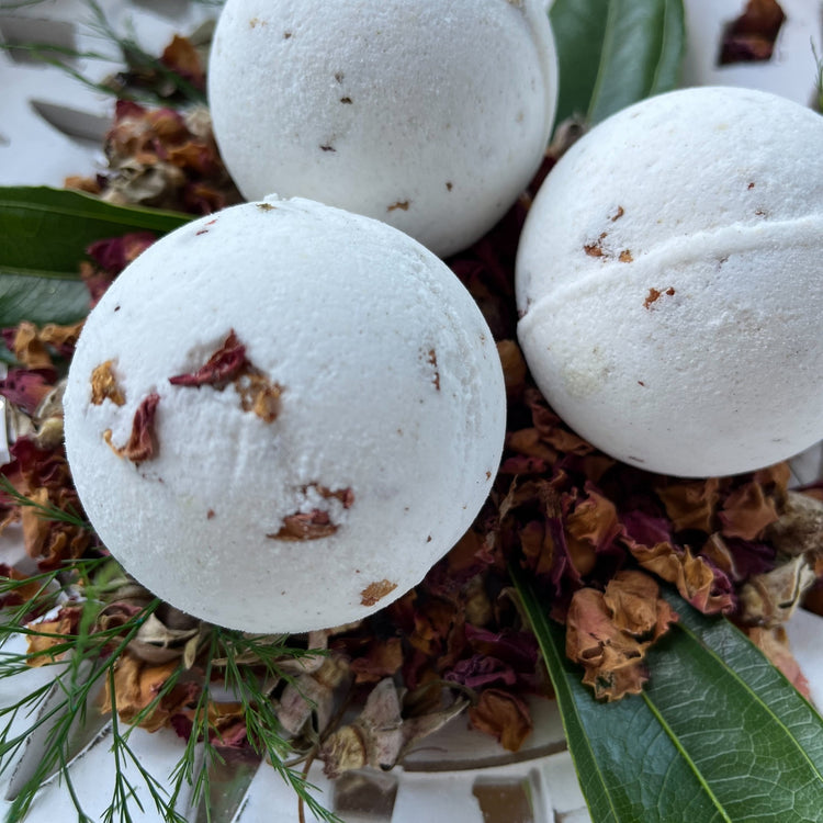 Bed of Roses – Miss Moonmaker